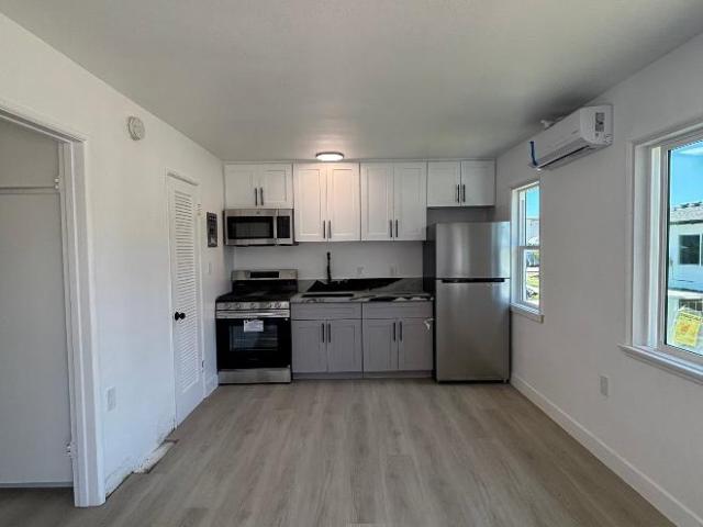 1 Br, 1 bath, Condo 1512 W 5th St