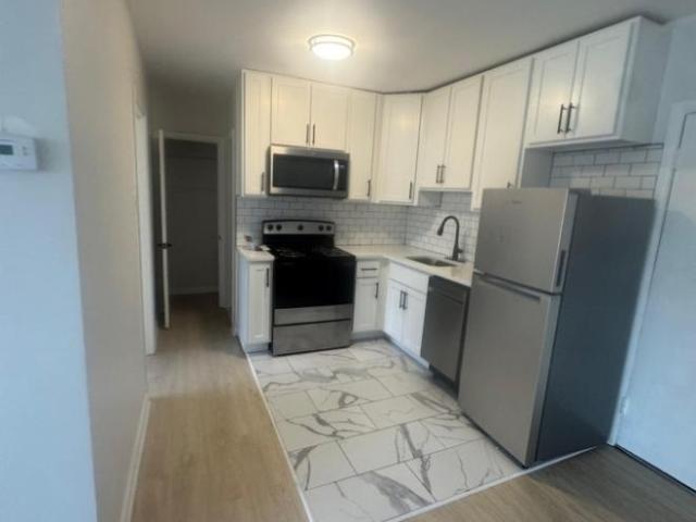 1 Br, 1 bath, Condo 1528 Elmwood Ave