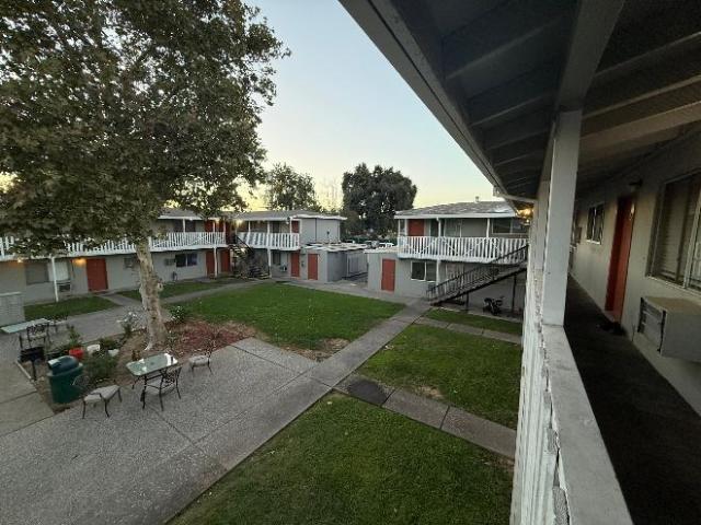1 Br, 1 bath, Condo 1523 Los Robles Blvd