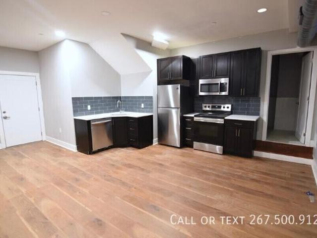 1 Br, 1 bath, Condo 1523 W Girard Ave