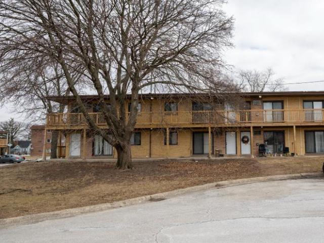 1 Br, 1 bath, Condo 15311 Knox Ave