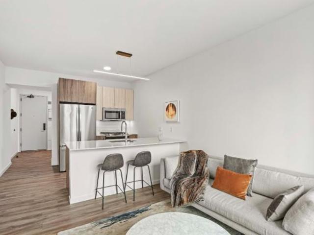1 Br, 1 bath, Condo 155 N Aberdeen