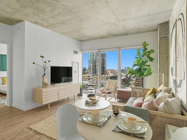 1 Br, 1 bath, Condo 155 N Desplaines St