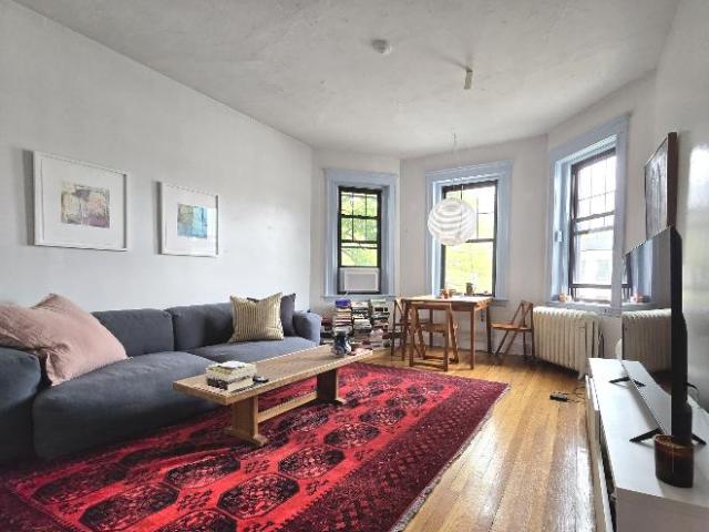 1 Br, 1 bath, Condo 1560 Commonwealth Ave