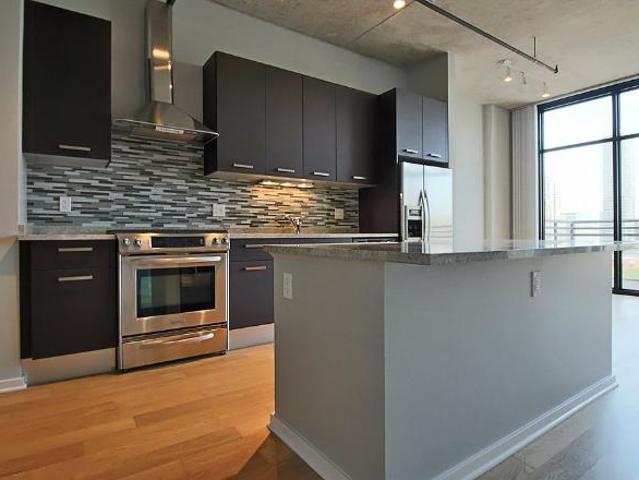 1 Br, 1 bath, Condo 156 W Roosevelt Rd