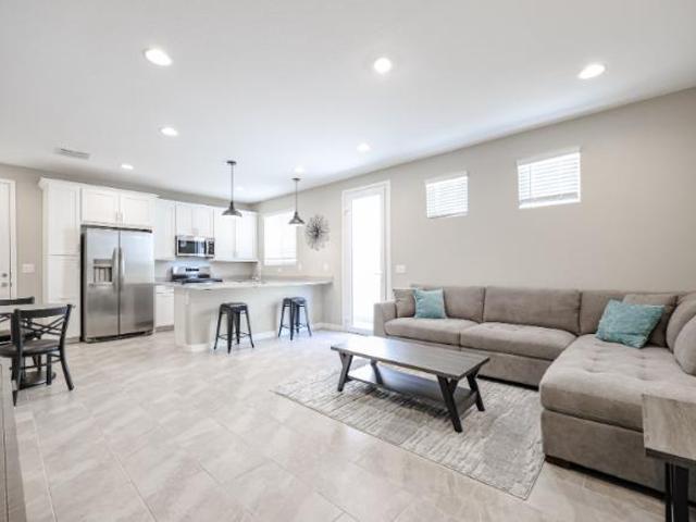 1 Br, 1 bath, Condo 15773 W Kendall St