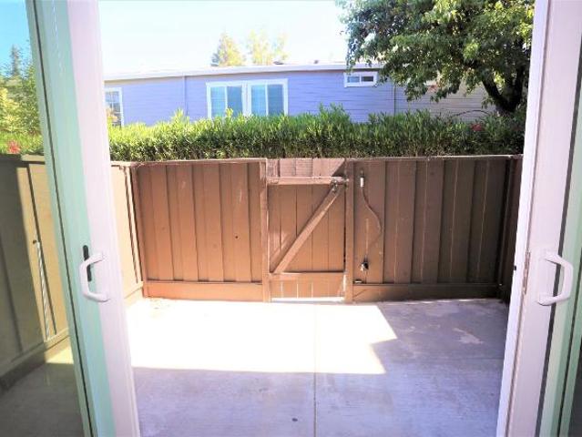 1 Br, 1 bath, Condo 1587 Oxford Street