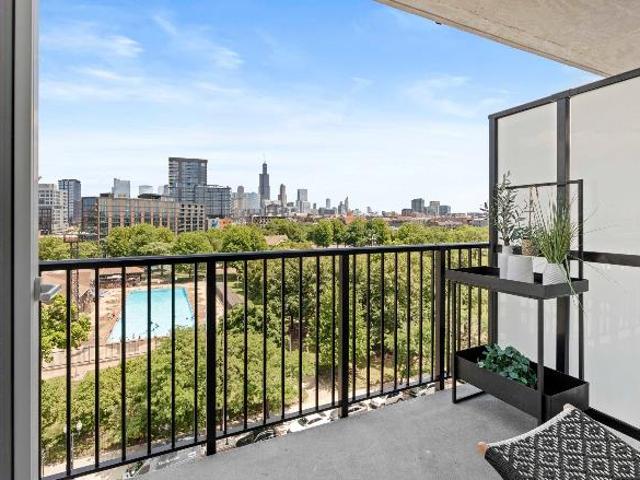 1 Br, 1 bath, Condo 159 N Ashland Ave