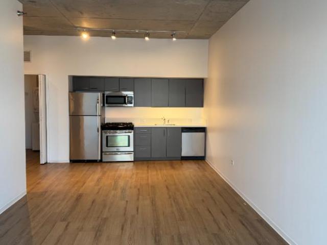 1 Br, 1 bath, Condo 1601 W Division Street