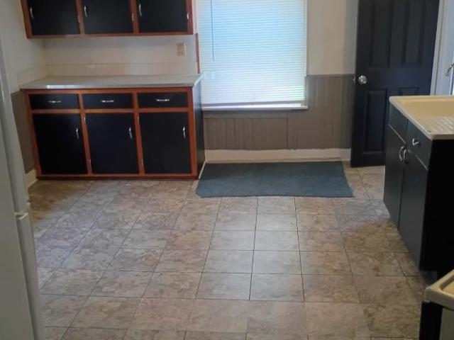 1 Br, 1 bath, Condo 1610 Poplar St