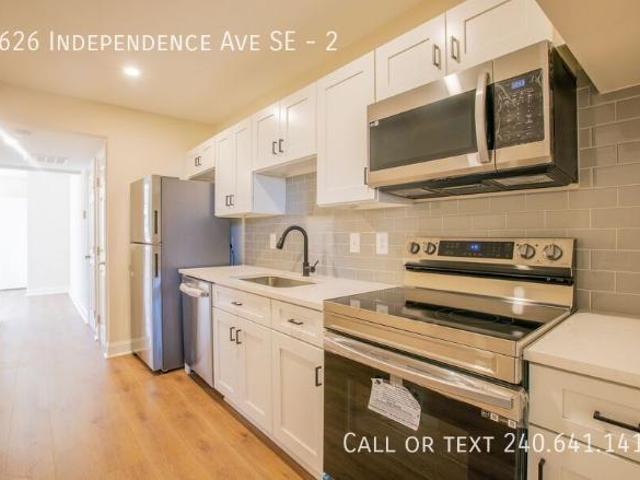 1 Br, 1 bath, Condo 1626 Independence Ave SE
