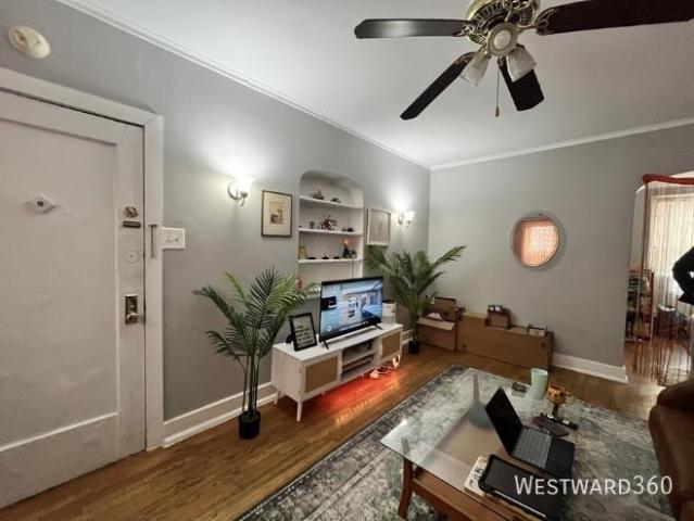 1 Br, 1 bath, Condo 1626 W Sherwin Ave