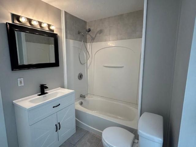 1 Br, 1 bath, Condo 162 Green Street