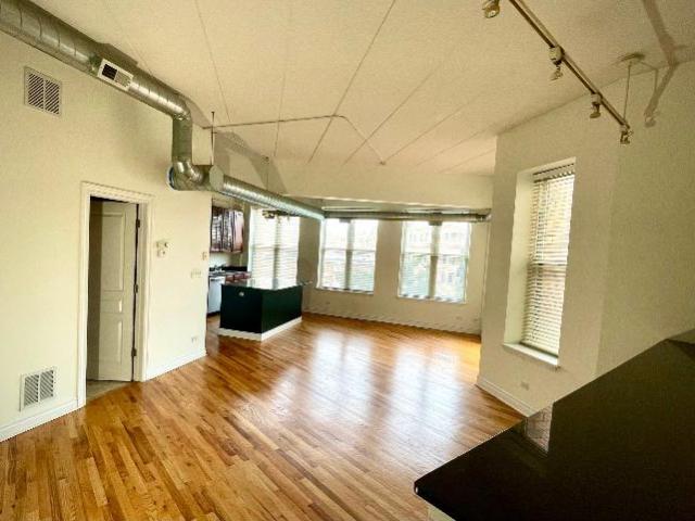 1 Br, 1 bath, Condo 1645 W School