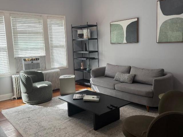 1 Br, 1 bath, Condo 1647 Holbrook St NE