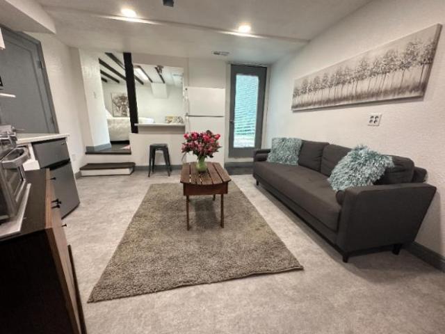 1 Br, 1 bath, Condo 16499 W 2nd Place