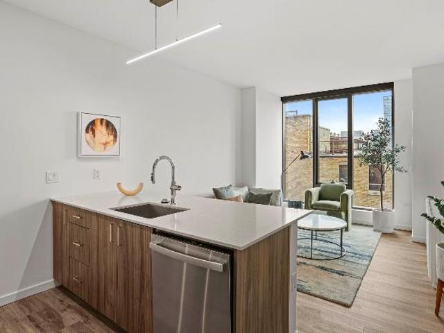 1 Br, 1 bath, Condo 164 N Aberdeen St