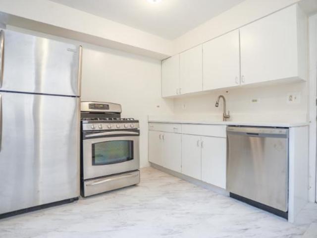 1 Br, 1 bath, Condo 1654 W Pratt Blvd