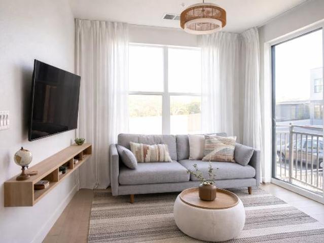 1 Br, 1 bath, Condo 1650 Sheridan Blvd