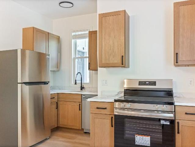 1 Br, 1 bath, Condo 169 Waterman Street
