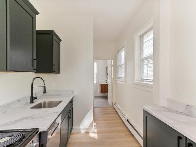 1 Br, 1 bath, Condo 169 Waterman Street