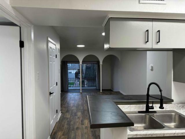 1 Br, 1 bath, Condo 170 De Chantle Rd
