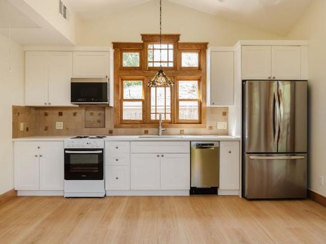 1 Br, 1 bath, Condo 1719 Loma Vista St