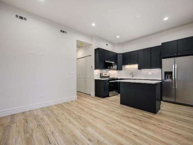 1 Br, 1 bath, Condo 1710 W Belmont