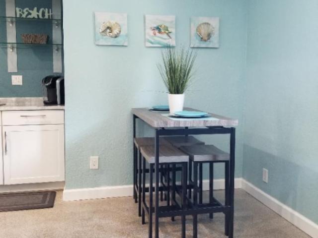 1 Br, 1 bath, Condo 1713 Northeast 11th Street