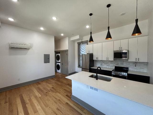 1 Br, 1 bath, Condo 1725 Elm Street