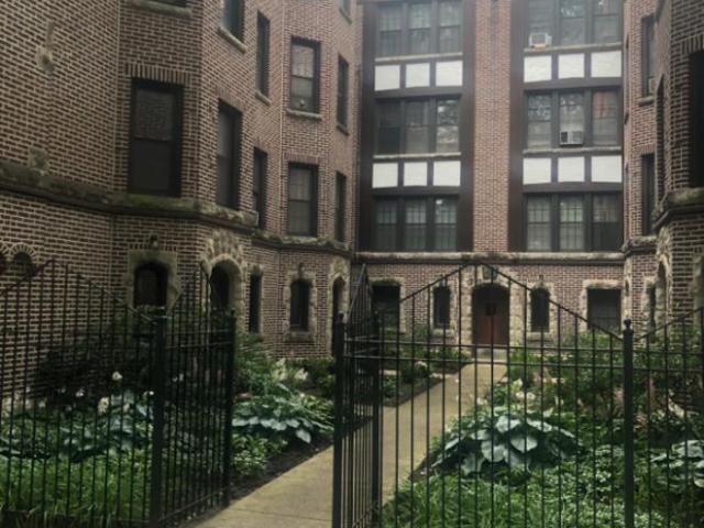 1 Br, 1 bath, Condo 1726 W Thome Ave