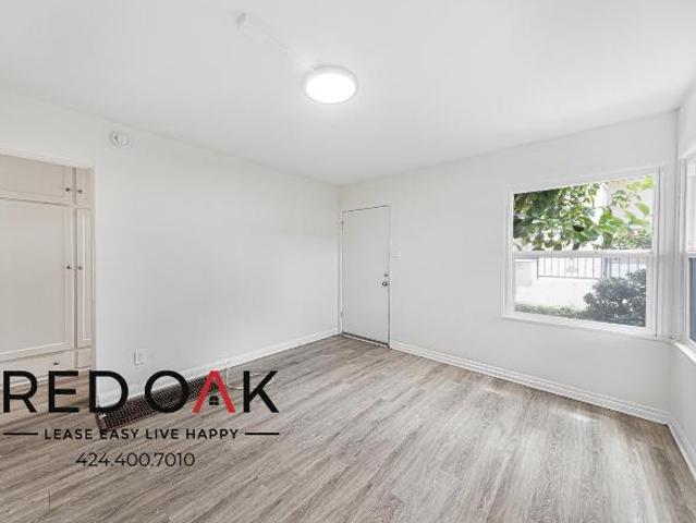 1 Br, 1 bath, Condo 1728 Granville Ave