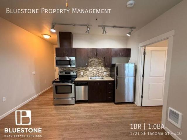 1 Br, 1 bath, Condo 1721 SE Tacoma St