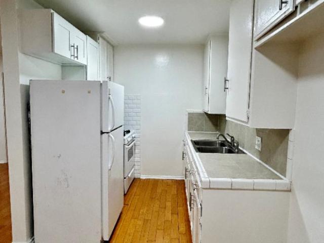 1 Br, 1 bath, Condo 1737 N Sycamore Ave