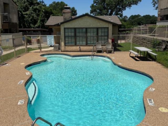 1 Br, 1 bath, Condo 1730 Crestpoint Dr