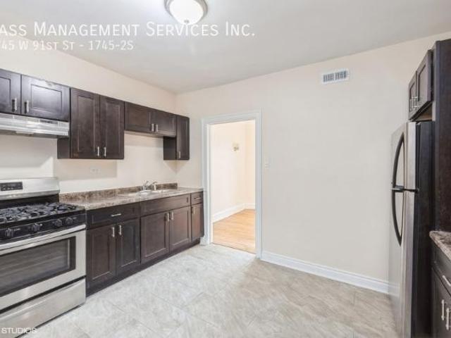 1 Br, 1 bath, Condo 1745 W 91st St