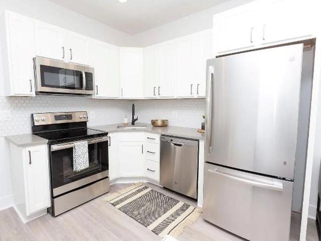 1 Br, 1 bath, Condo 1742 Fleet Street