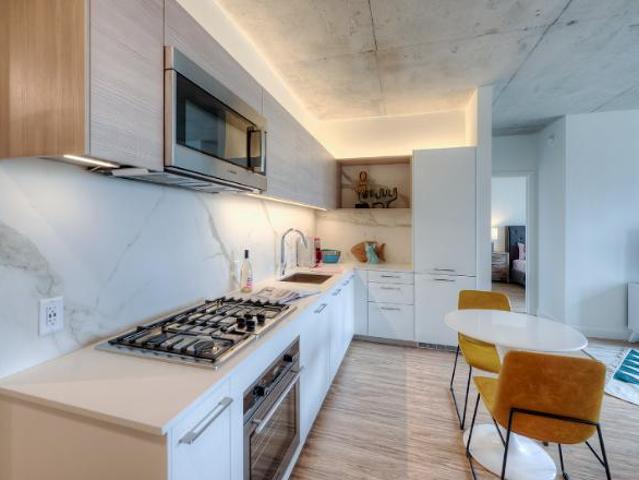1 Br, 1 bath, Condo 174 N Desplaines St