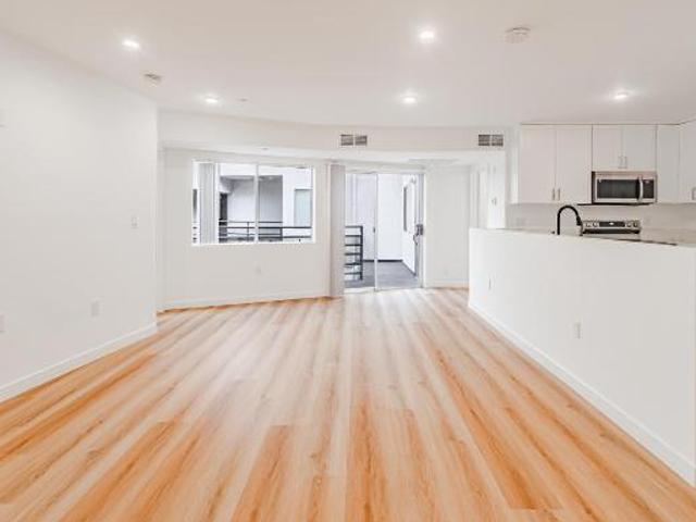 1 Br, 1 bath, Condo 1755 N El Cerrito Pl