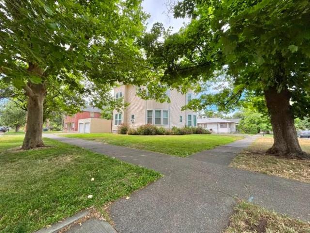 1 Br, 1 bath, Condo 176 S Chestnut St