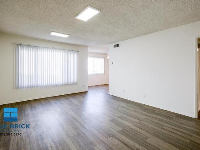 1 Br, 1 bath, Condo 17834 Burbank Blvd
