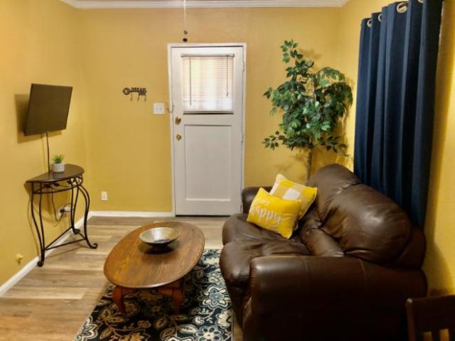 1 Br, 1 bath, Condo 1807 W Craig Pl