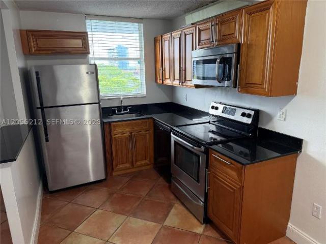 1 Br, 1 bath, Condo 1801 S Treasure Dr