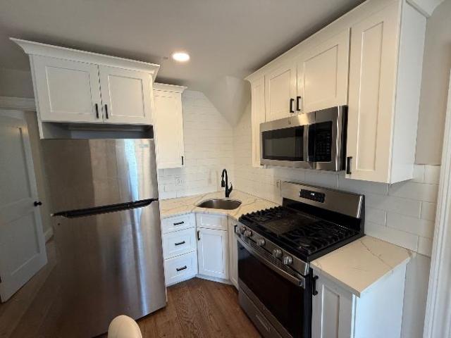 1 Br, 1 bath, Condo 180 Dana Ave