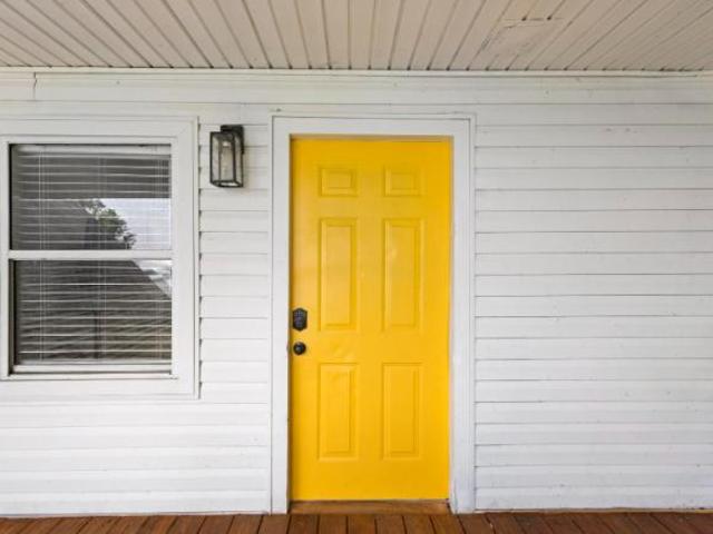1 Br, 1 bath, Condo 1824 Lake St
