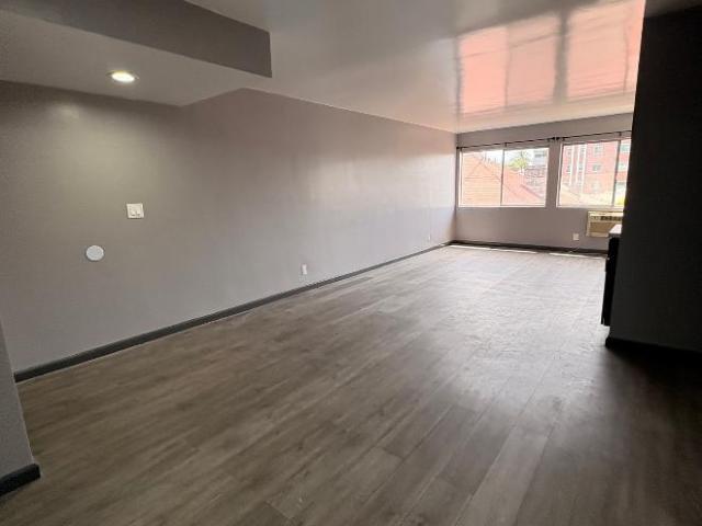 1 Br, 1 bath, Condo 1825 N Gramercy Pl