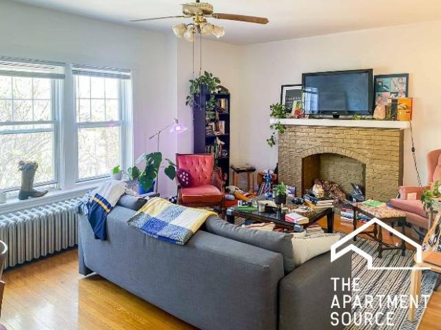 1 Br, 1 bath, Condo 1825 West Foster Ave