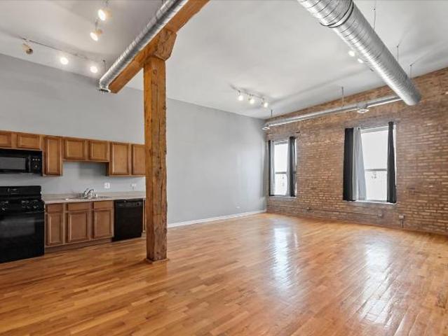1 Br, 1 bath, Condo 1822 South Bishop Street