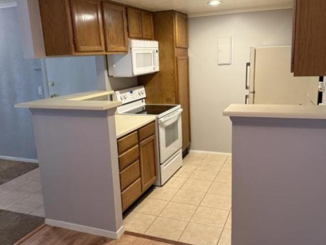 1 Br, 1 bath, Condo 18391 E Kepner Pl