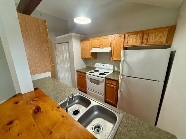 1 Br, 1 bath, Condo 183 Lower Main St